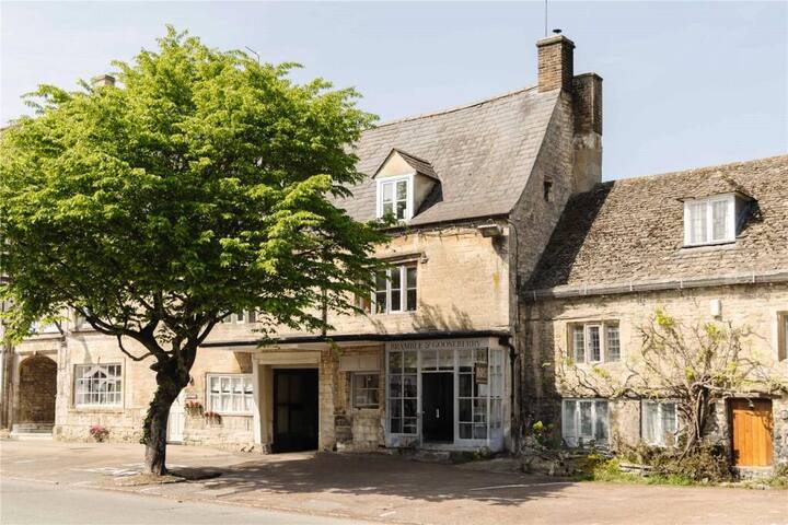 The Pheasantry At Burford - Burford