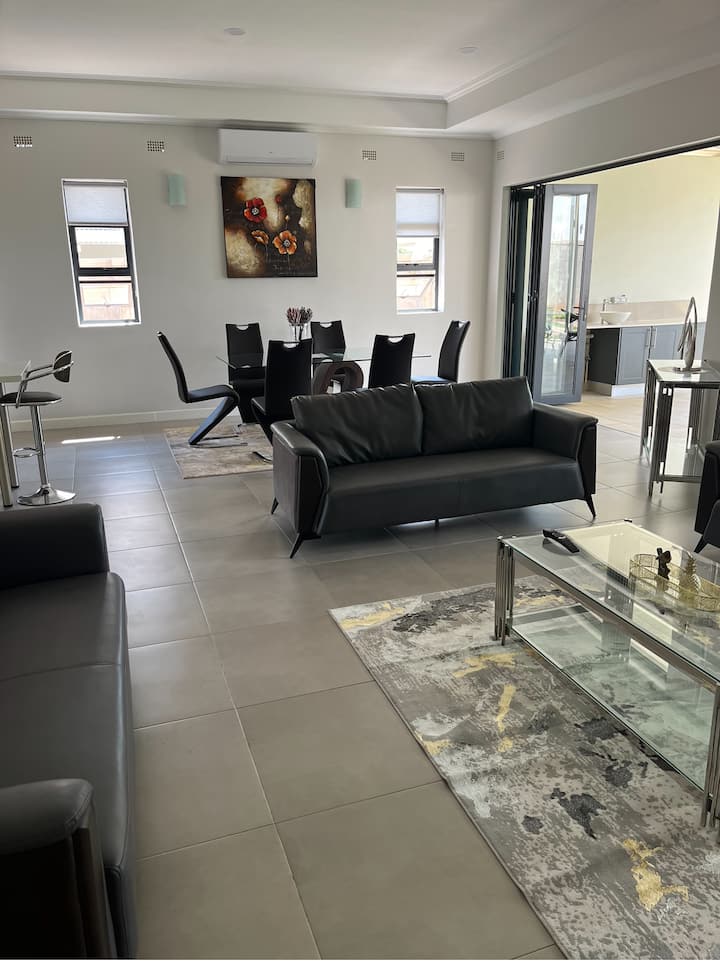 Holiday Home In Victoria Falls - Victoria Falls