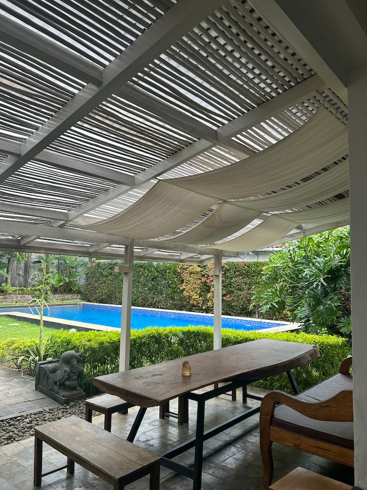Classic Colonial House At Bogor - Bogor