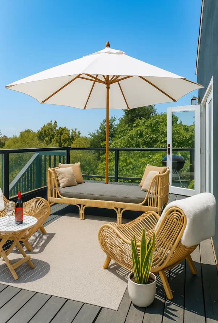 Villa With A View • Free Parking - Oakland, CA