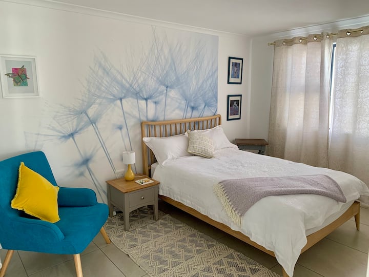 1 Bedroom Apartment Near Beach - Parklands