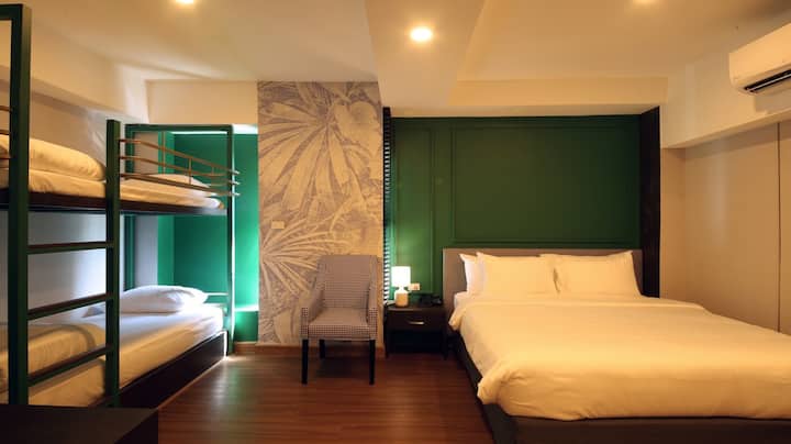 Viva La Vida Hotel#4ppl#huaikhwangmrt#downtown203 - Bangkok