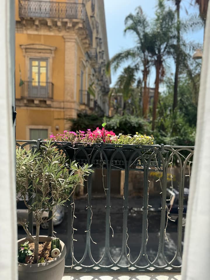 Dònhome|catania|teatrobellini - Catania