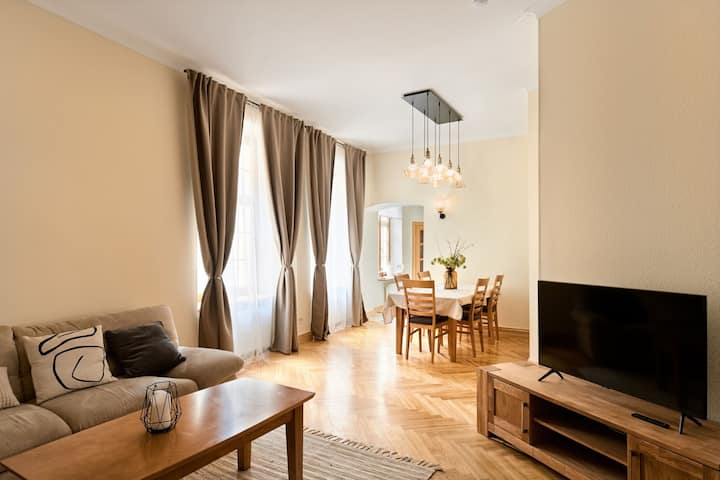 Timeless Charm In Old Riga | Spacious City Stay - Riga