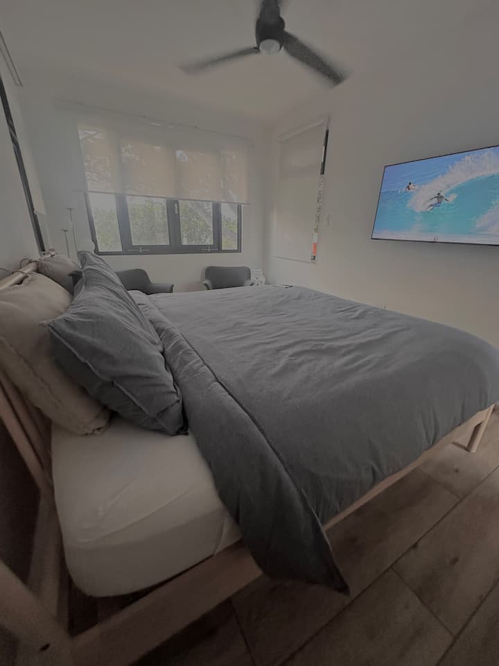 Oceanfront Suite + Balcony King Bed Sunset Walk - Camuy