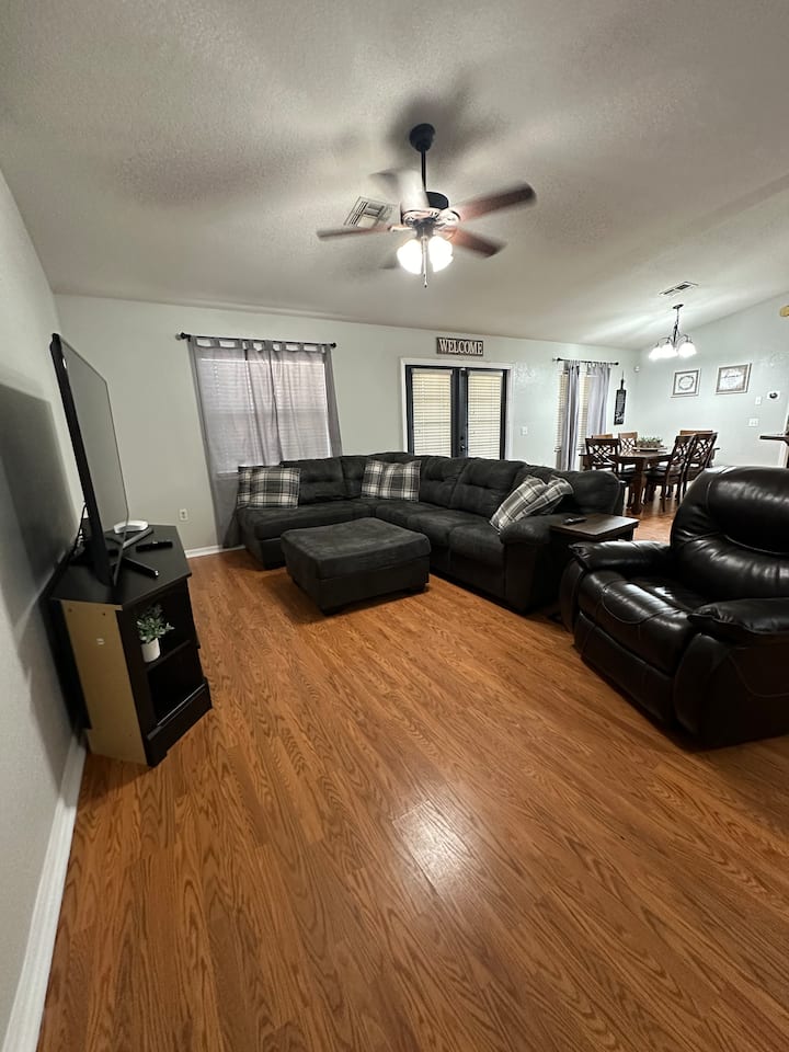 3/2 Home With Game Room - Plant City, FL