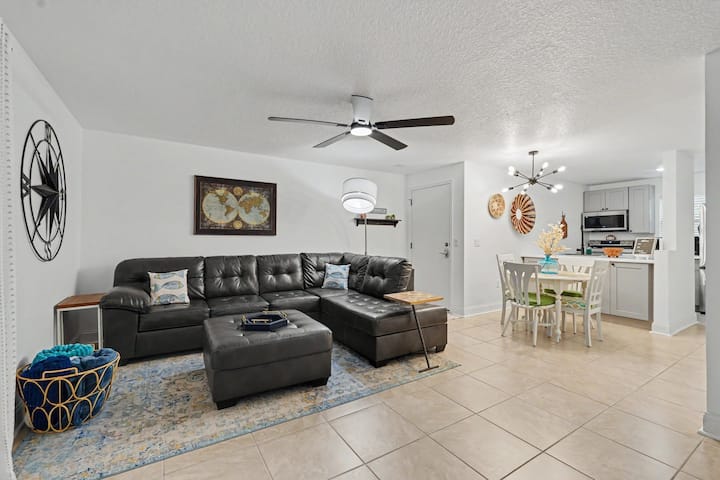 Sea-la-vie By The Beach - Madeira Beach, FL