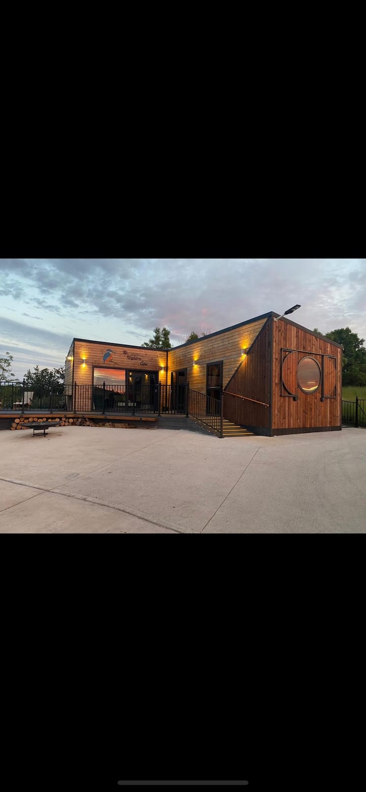 Kingfisher’s Glamping Cabin - Armagh