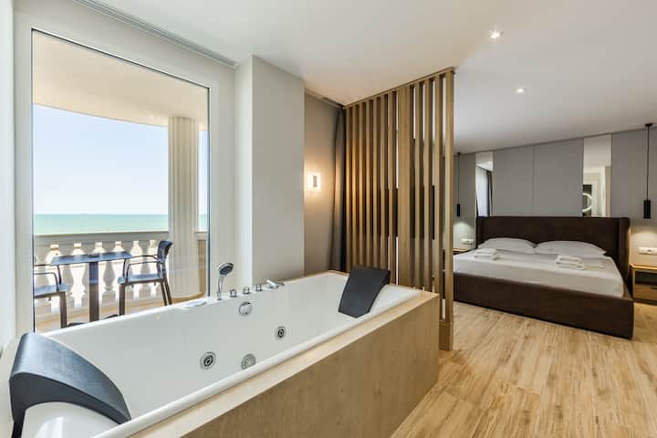 Sea La Vie Jacuzzi Suite 402 - Albania