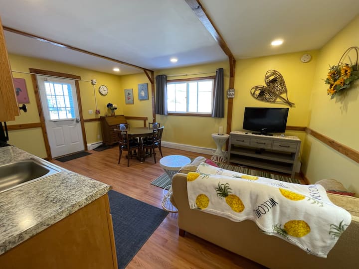 The Nook - Small & Cozy - Rutland, VT