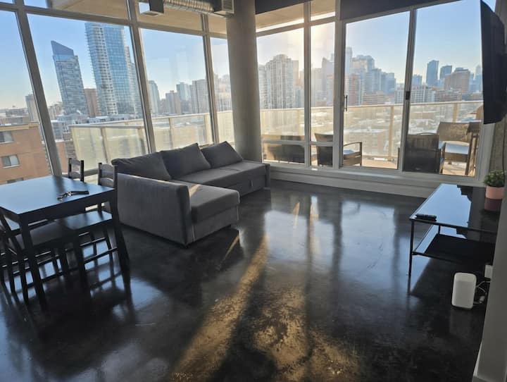 New 2 Bed, 2 Bath Dt Condo, Undgrd Parking - Calgary