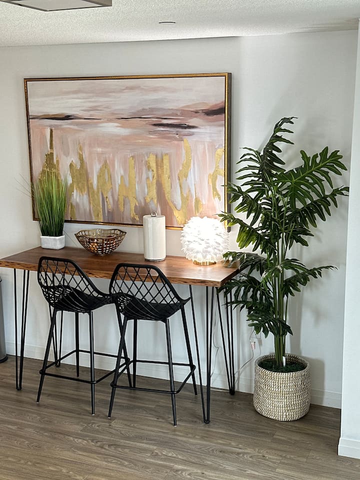 Modern 2br Near Downtown Charm! - London, Ontario