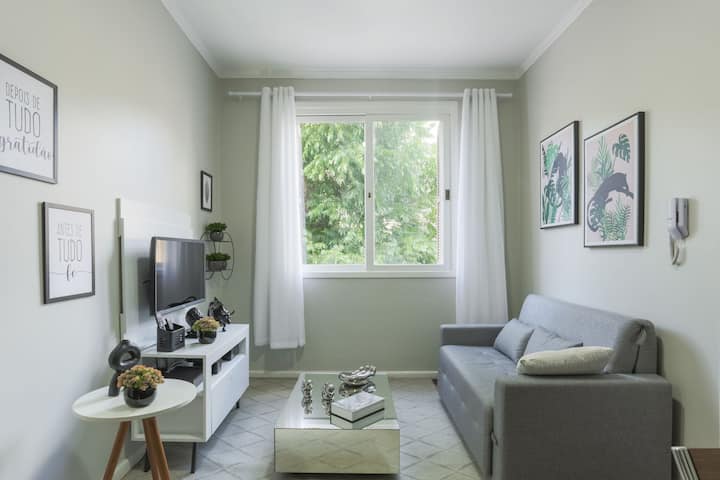 Apartamento Aconchegante E Bem Localizado. - Porto Alegre