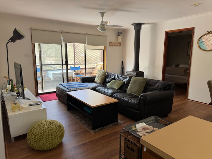 Fully Fenced 3br Beach House + Wifi, Chromecast - Inverloch