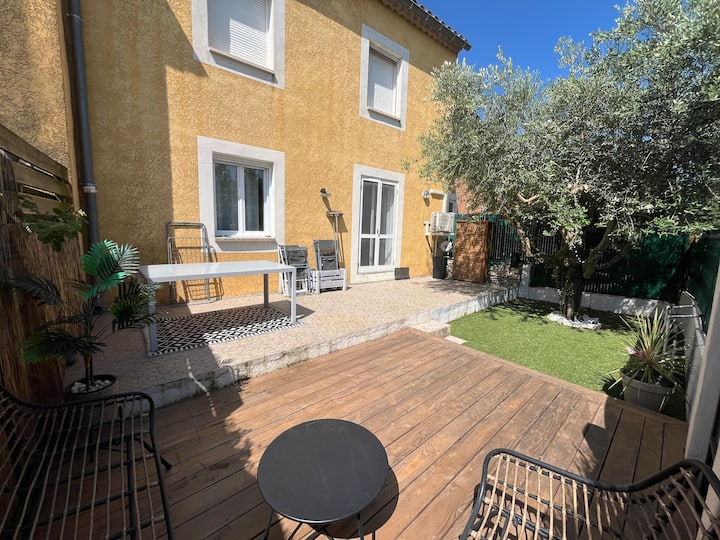 Appartement 2 Chambres Terrasse + Parking - Uzès