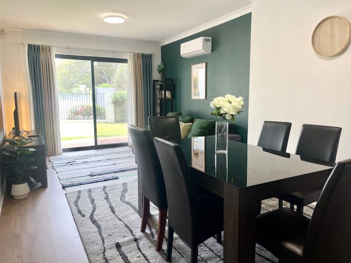 Ground Garden- Two King Beds+one Queen Bed - Gosnells