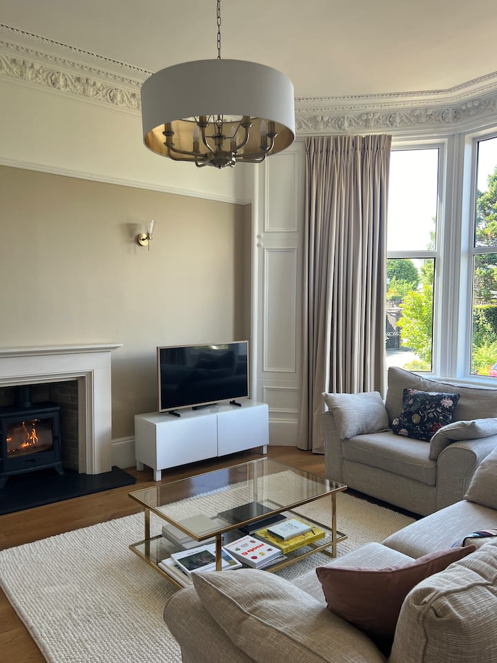 Large Family Home In Kilmacolm - The Hill House