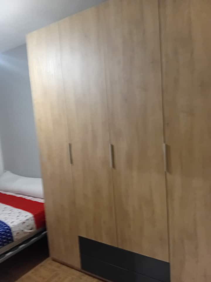 Habitación Grande En Barañain - Pampelune