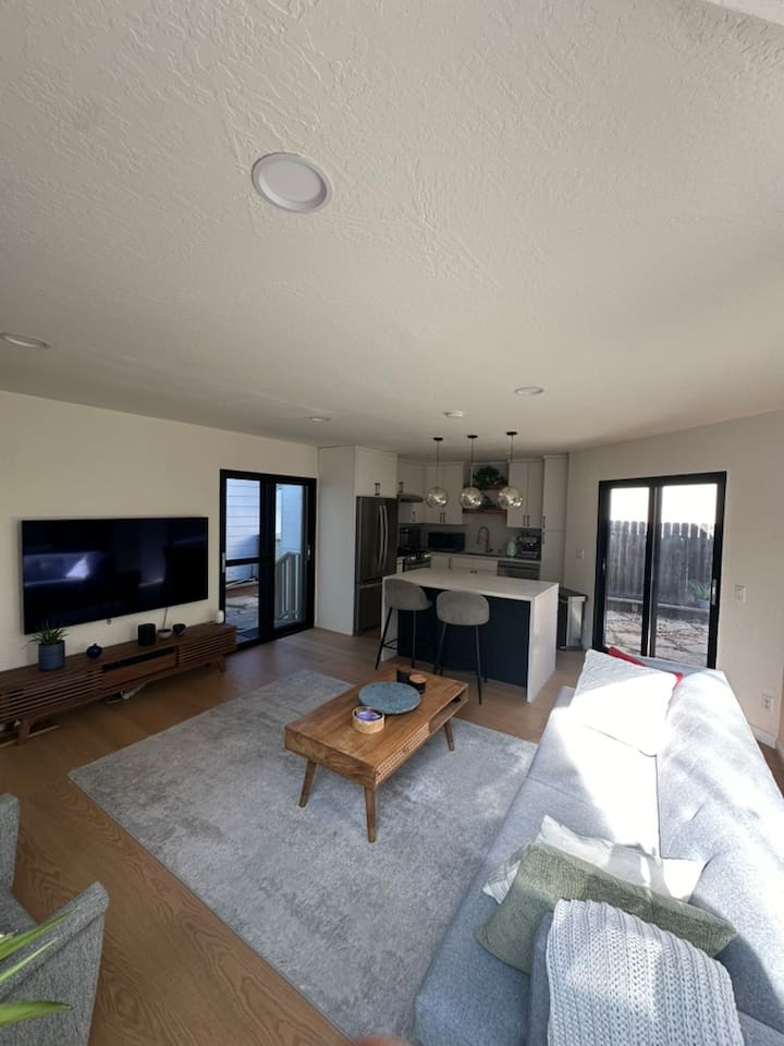 One Bedroom First Floor With Private Entry - San Carlos, CA