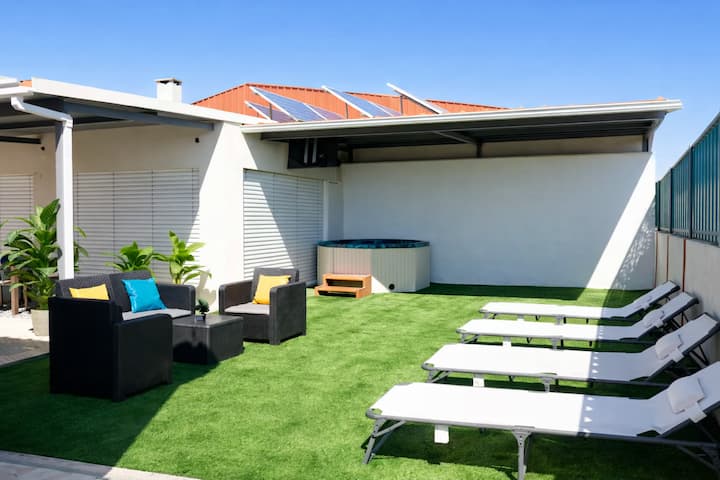 *Private Outdoor Area* 300m-beach, Swing/no Stairs - São Martinho do Porto