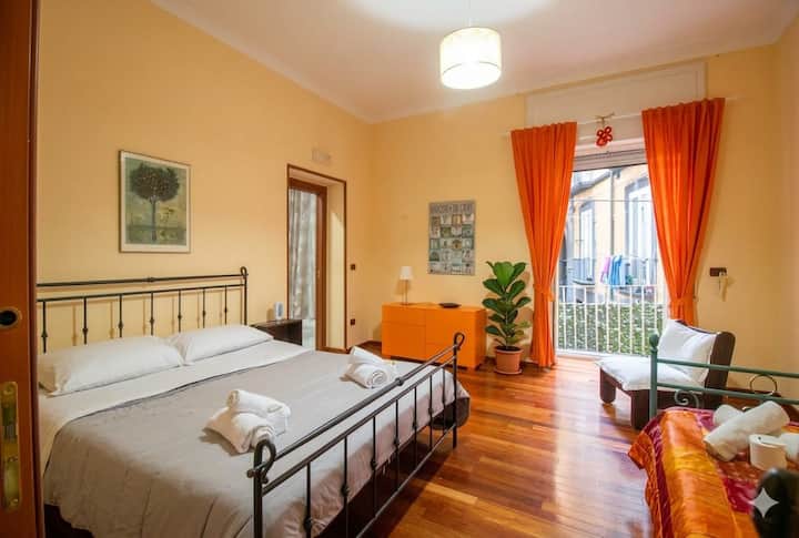 "Monticelli House Inthe Historical Center" - Naples