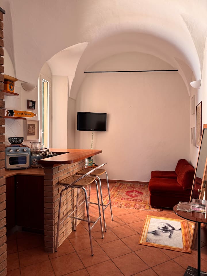 Bilocale Nel Centro Storico - Sanremo