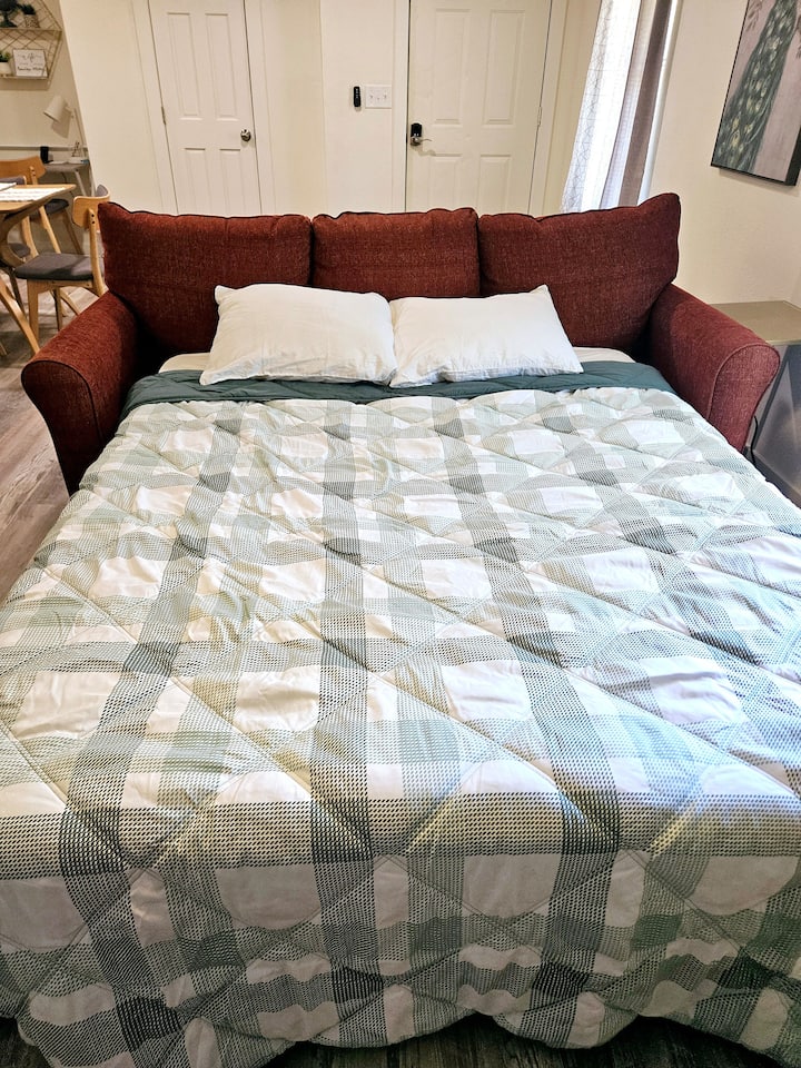 Pet-friendly Cottage Near Airport - Charleston, SC