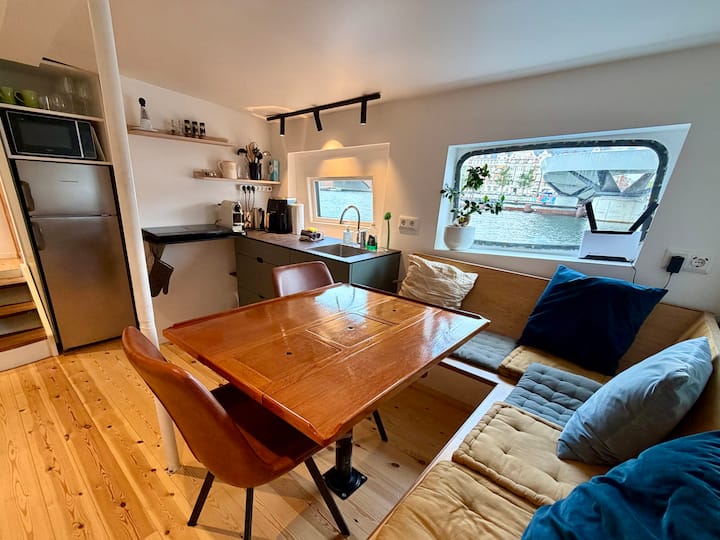 Houseboat W Central Heating - 2 Bedroom (Fr 8 Yrs) - Copenhagen