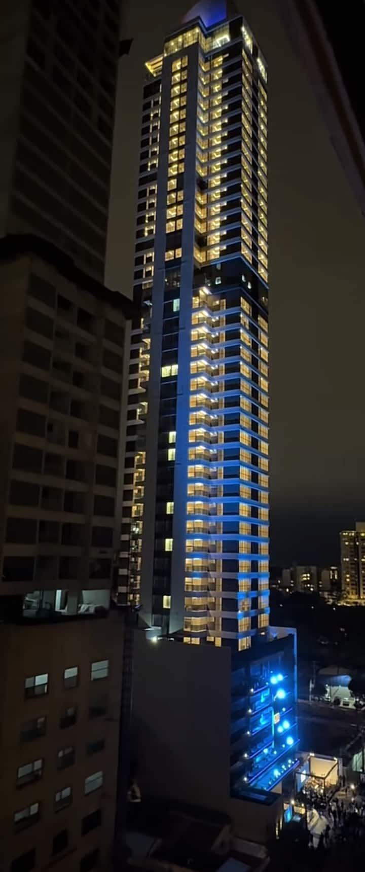 Piso 40 Del Edificio Mas Alto + Wifi 300 Mbps - Paraguay