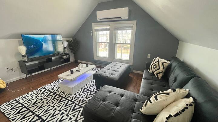 Topunit Near Airport One Bedroom - Berea, OH