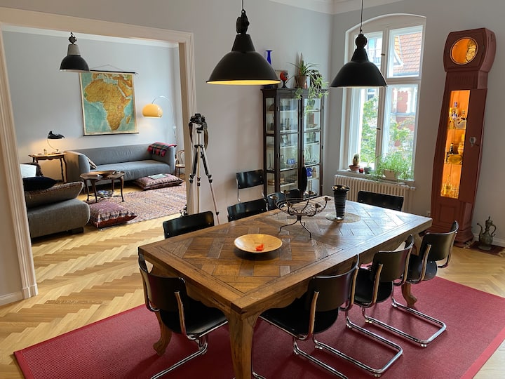 Sunny Spacious Apartment - Berlin