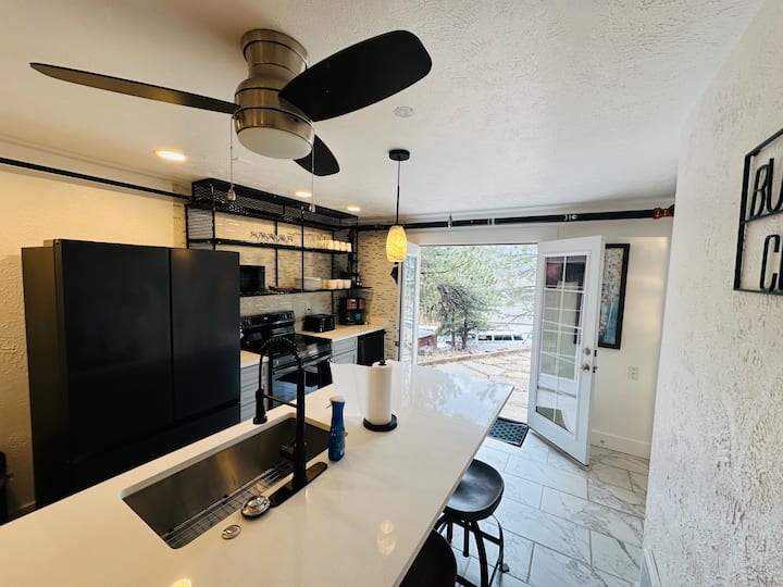 Mountain And Downtown Views Lic 6166 - Estes Park, CO