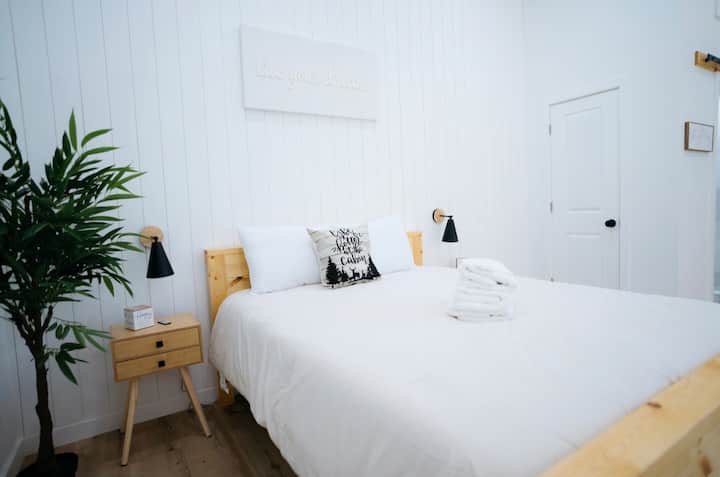 Dreamers Cozy Intimate Cabin Retreat - Leakey, TX