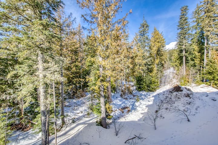 Stunning 3br 2nd-floor | Balcony | Pool - Mount Hood, OR