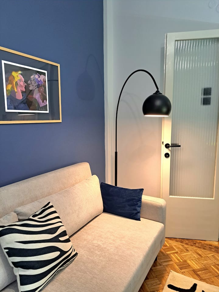 Stylish City Center Apartment - Серре