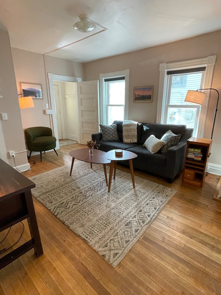 One Bedroom Just Steps From Downtown - Burlington, VT