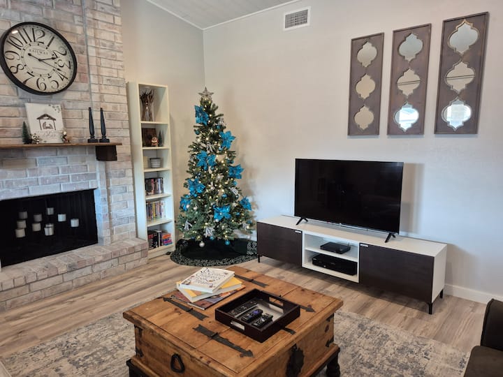 Northwest Side 4b With Playset - Helotes, TX