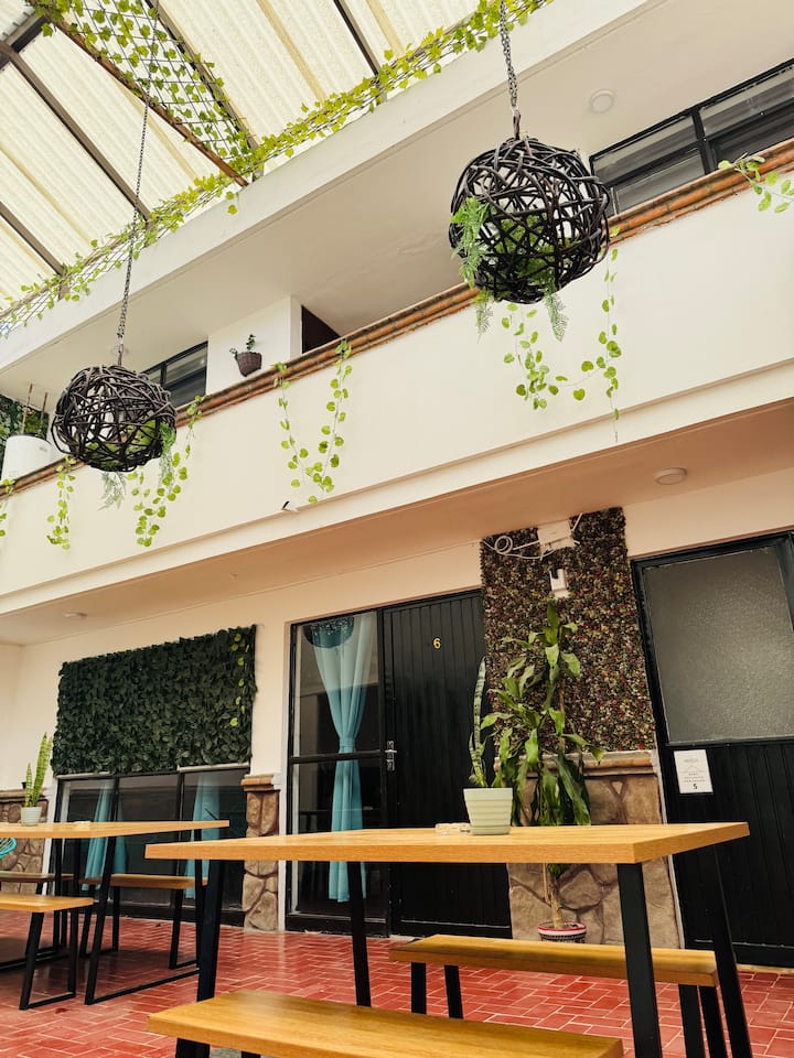 Casa 8 Habitaciones A Pasos De Poliforum Y Feria - León