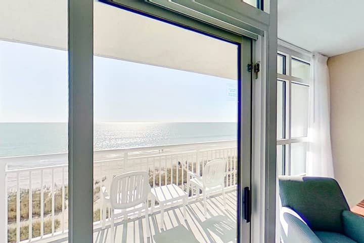 Carolinian Beach Resort 0531: 1br Oceanfront - Myrtle Beach