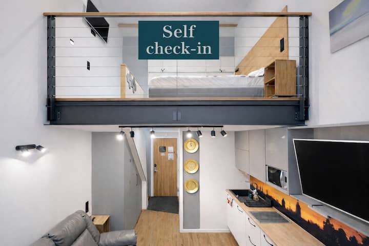 Stylish Loft Next To Historic Old Town - Tallinn