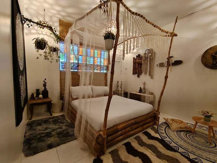 Boho Themed Guesthouse - Magalang