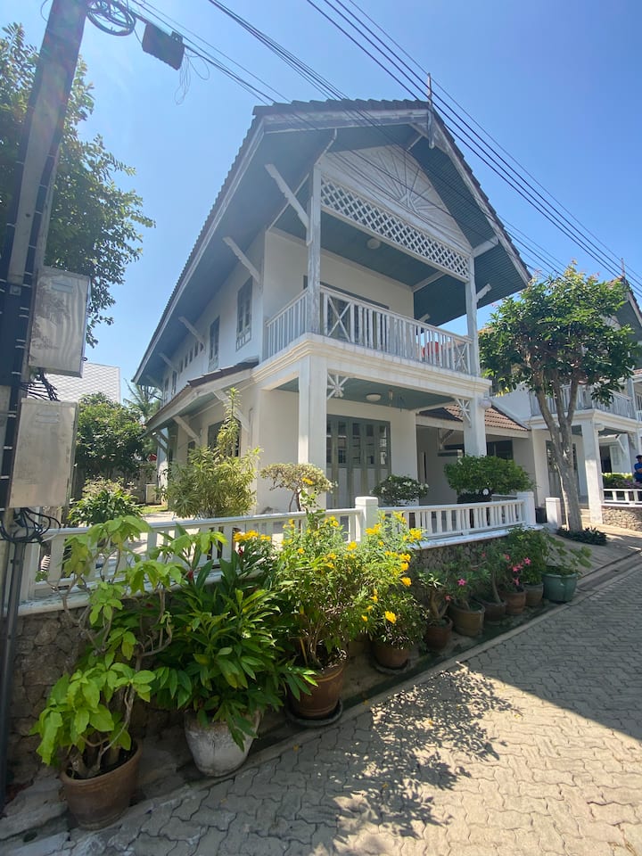 Beach House Huahin - Hua Hin