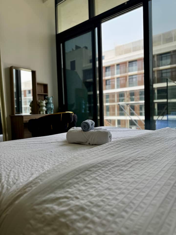 Brand New Airbnb 8 Min From Downtown With Pool&gym - Dubai