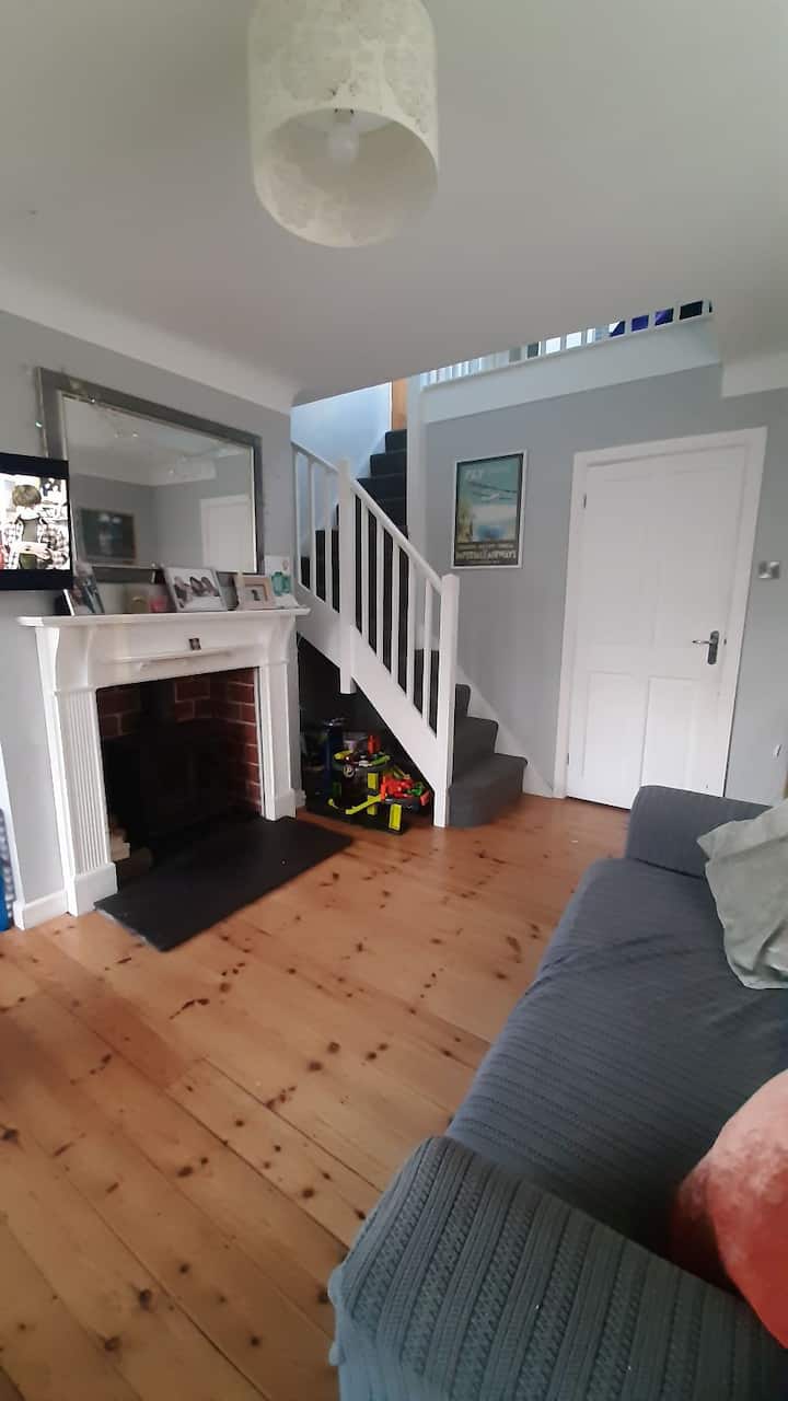 Cosy Family Home Near Chichester. - Chichester