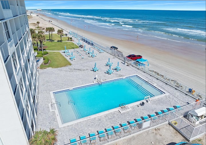 Beach- Heated Pool- Amazing Sunrise- Comfy As Home - Daytona Beach, FL