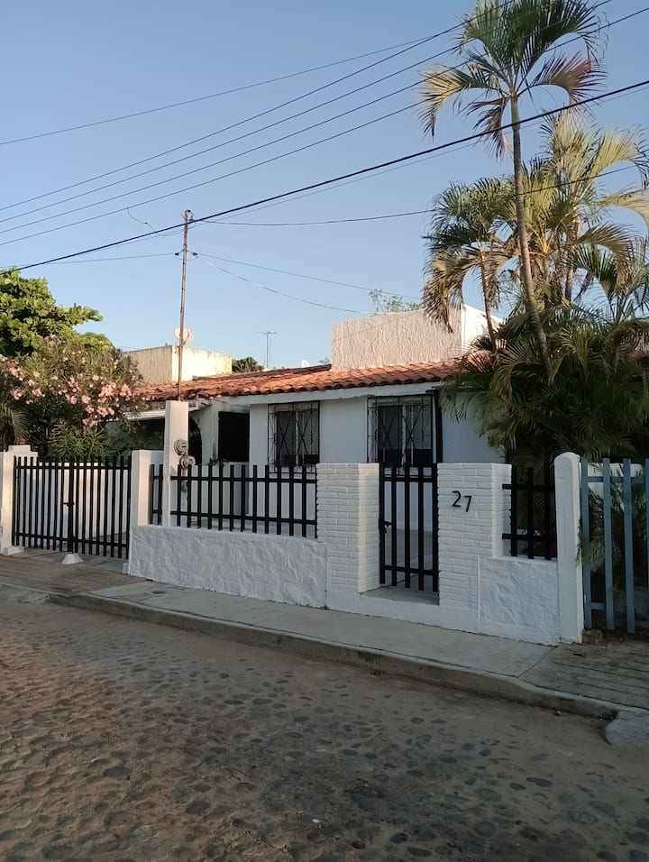Casa Almendros 5 Min Airport In Los Mangos - Puerto Escondido