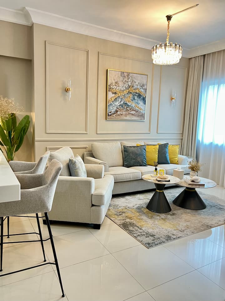 Downtown 5-star Hotel Apartment, Burj Khalifa View - Dubai
