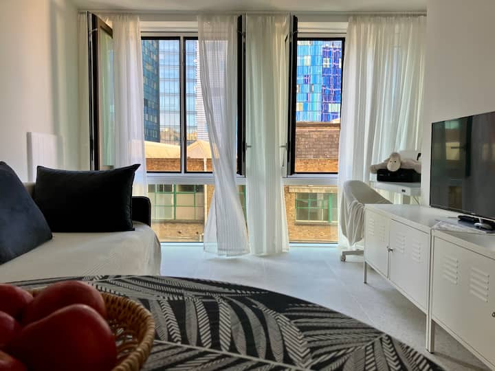 6m+ | Well-located Modern Apt | The Silk District - London