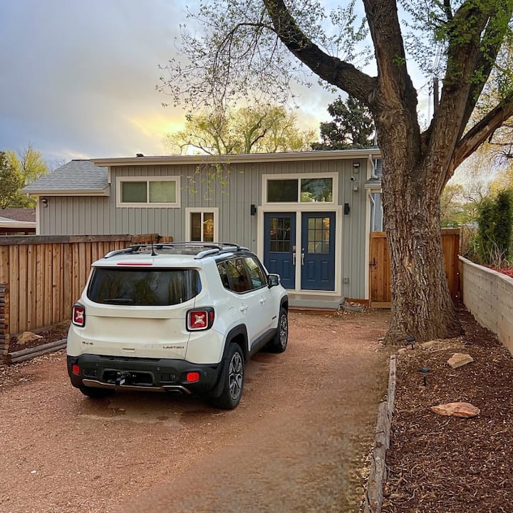 Modern-dog & Eco Friendly-fenced Backyard-king Bed - Colorado Springs, CO