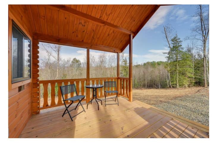 Secluded Hillside Cabin With Mountain Views! - Stone Mountain State Park, Roaring Gap